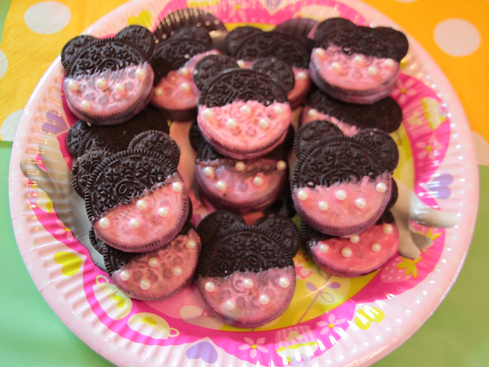 My Cupcakes Party: Mickey and Minnie Mouse Oreo cookies decorated with ...