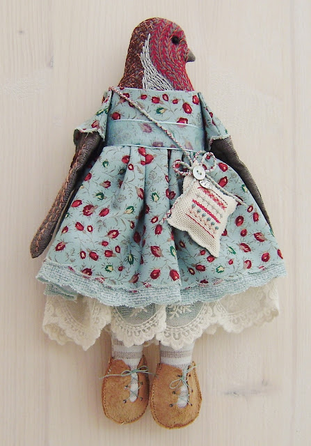 Pook's Studio: Bronagh - A Robin Red Breast Doll