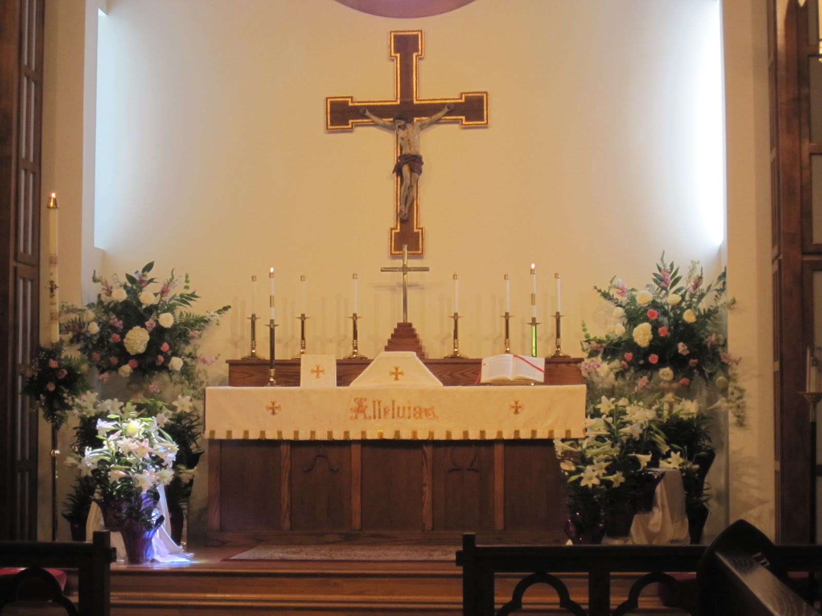 philorthodox: The Easter Altar at Saint Barnabas