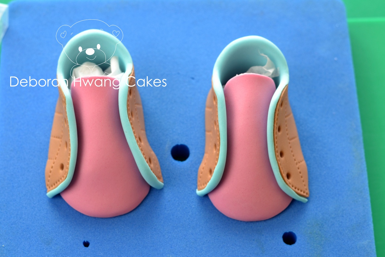 How To Make Fondant Baby Sneakers (with Template)