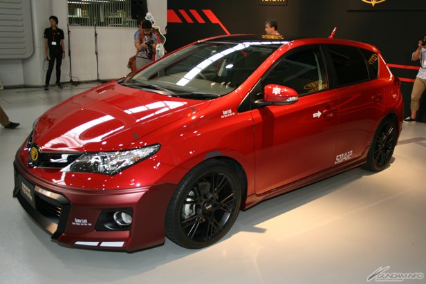 GUNDAM GUY: [Zeonic Toyota] Char Aznable x Toyota: MS-186H-CH "Auris ...