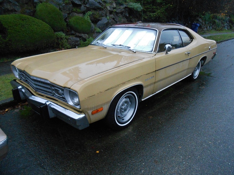 Seattle's Parked Cars: 1974 Plymouth Gold Duster