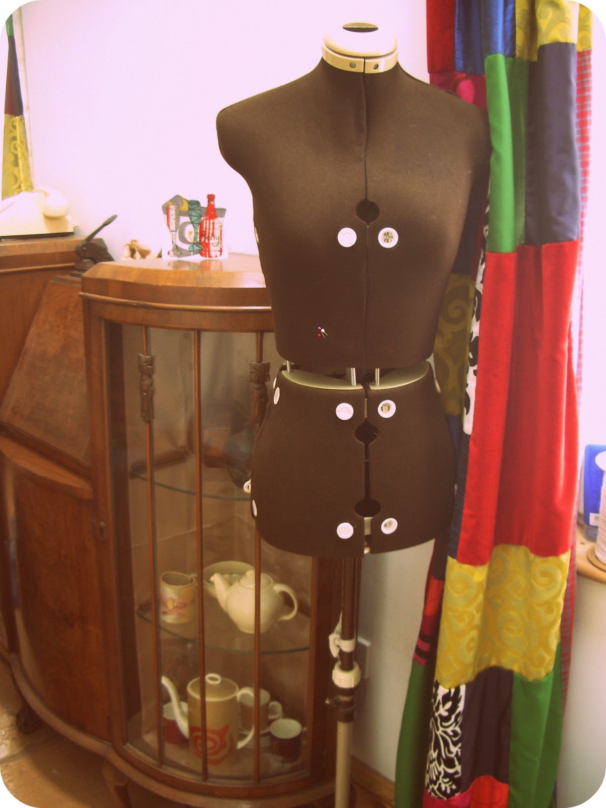 Vintage Vixen: Hey Ho, Lets Sew! The Subversive Seamstresses