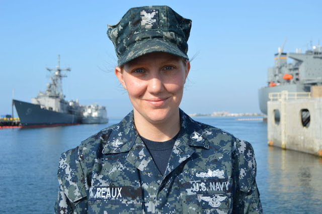 Submarine Matters: Woman in US Navy Submarines!