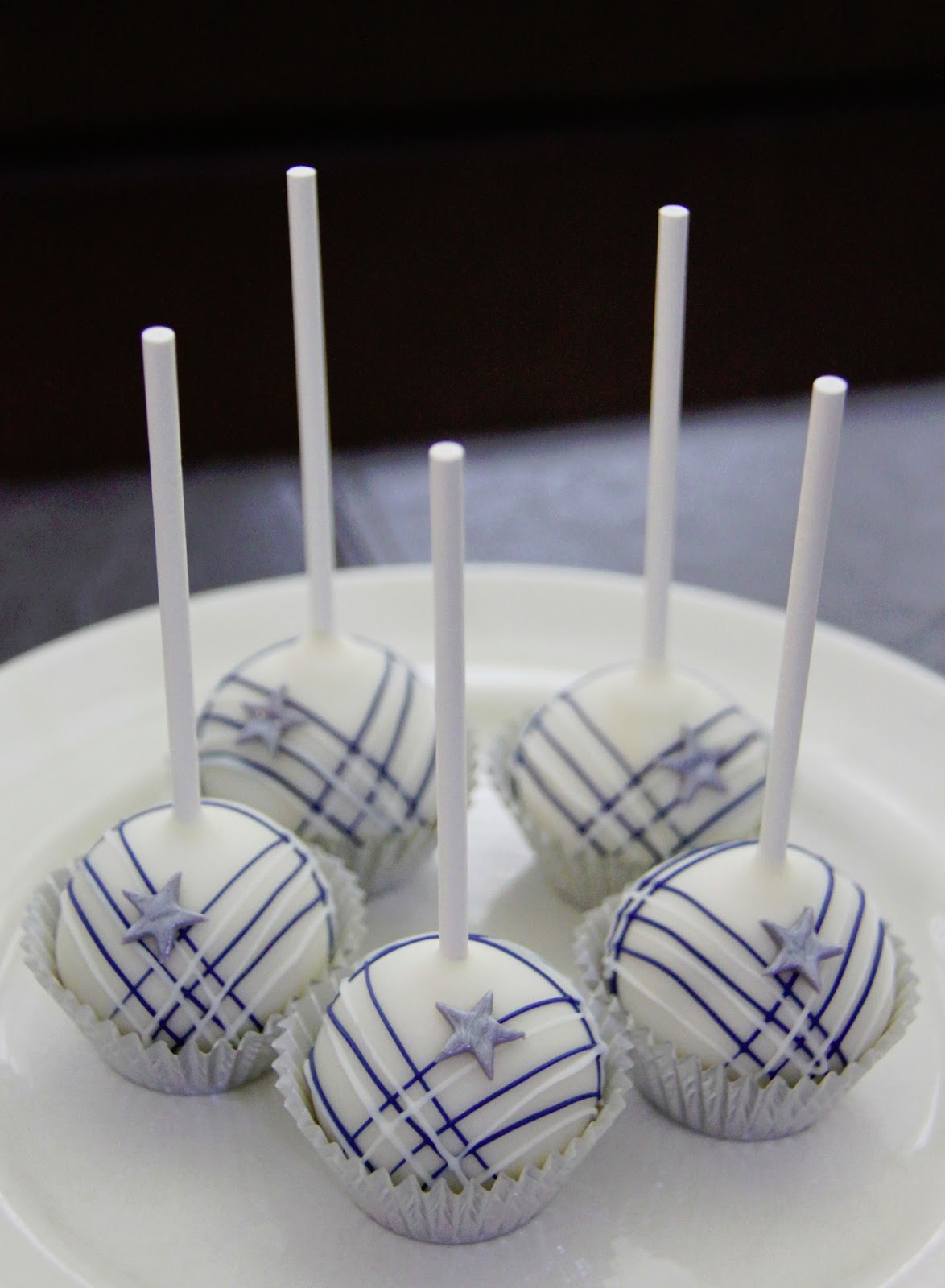 Emily's Delights: Blue & Silver Star Cake Pops