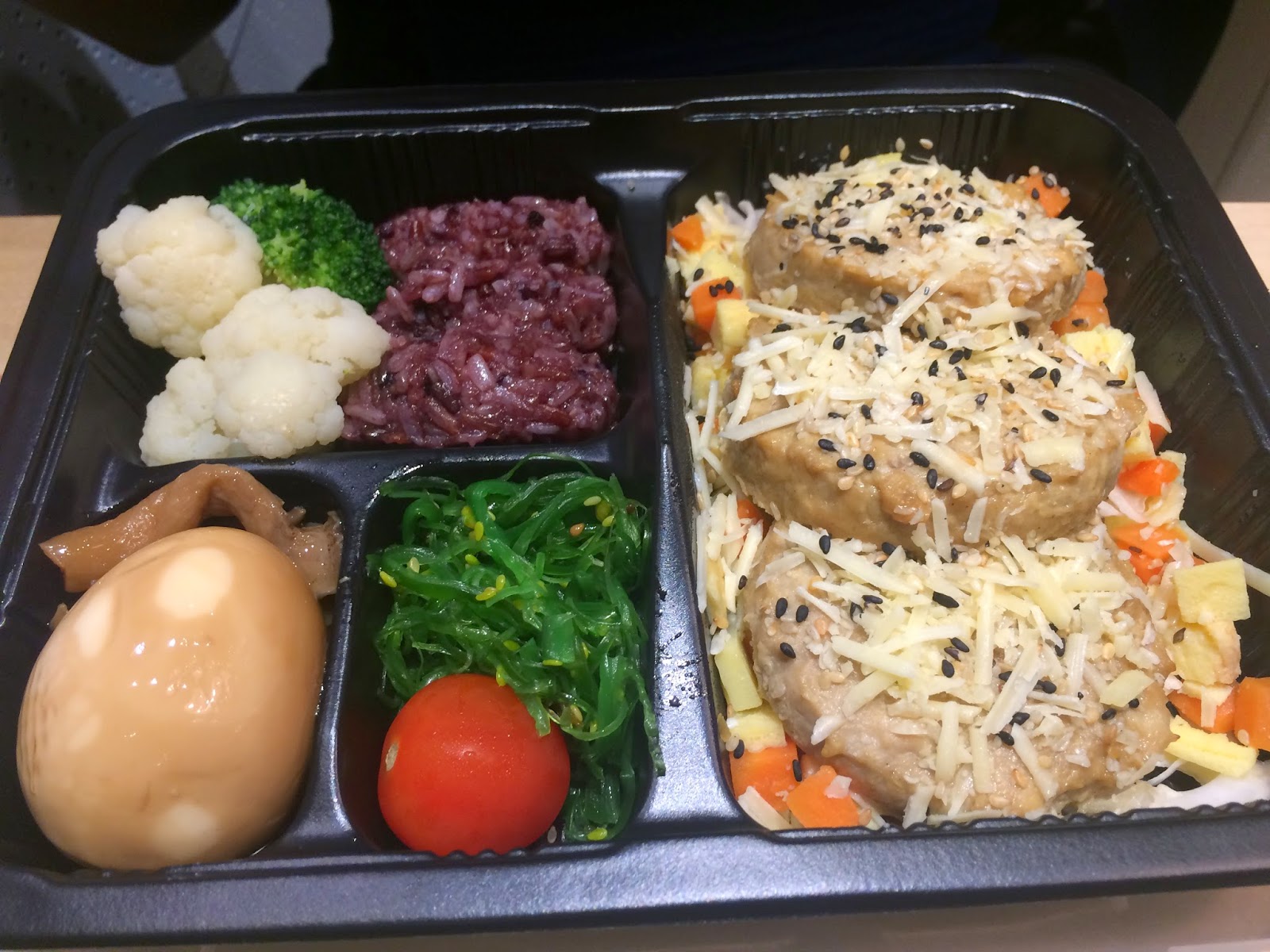 THINKING OUT LOUD: Dining Out - Lean Bento