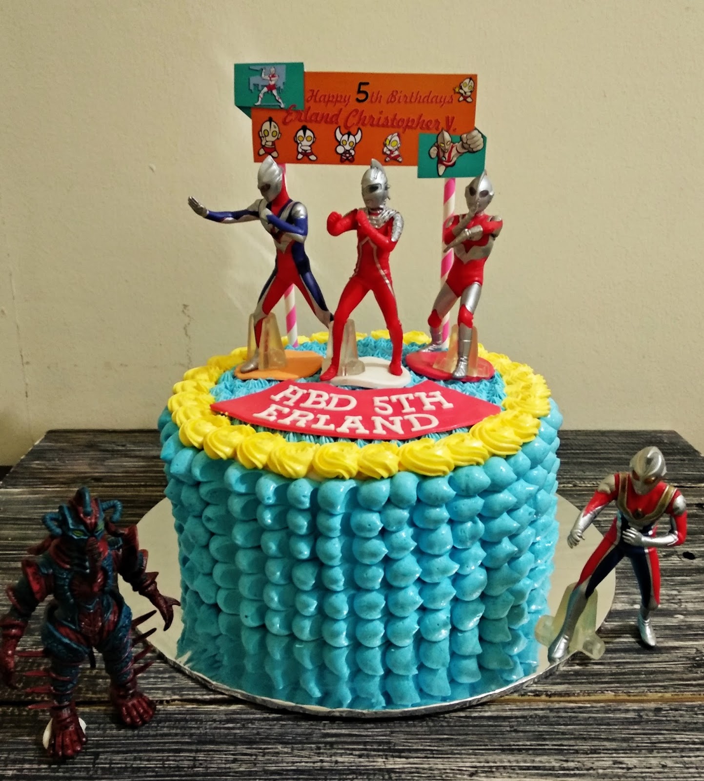 Ultraman Cake