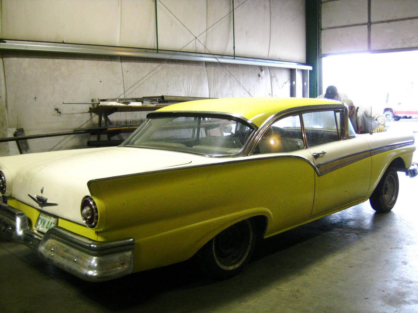 RBIShoptalk: Barn Find - '57 Ford Fairlane Hardtop