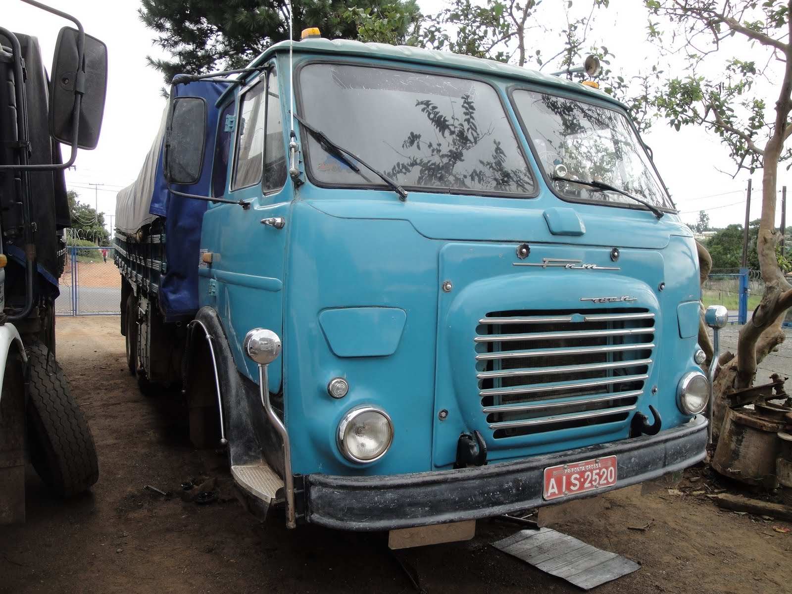 Veículos em Geral: Caminhão FNM 180