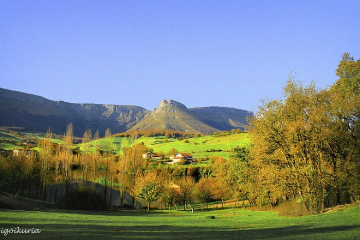 Álava Turismo: Esta ‎Semana Santa‬... ¡Descubre ‪Álava‬! Valle de Ayala‬.