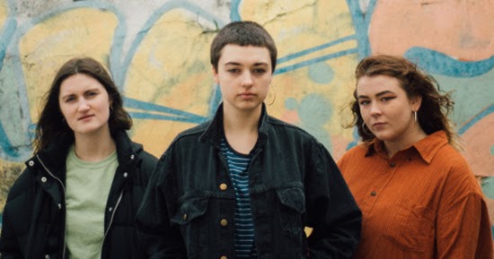 MPMBL.: Adwaith: Ganz sie selbst