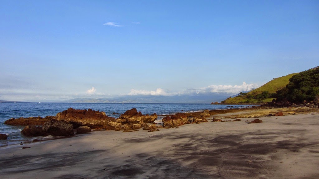 LET'S GO AROUND THE WORLD!!!: LAMAKERA, DESA PEMBURU PAUS DI PULAU SOLOR