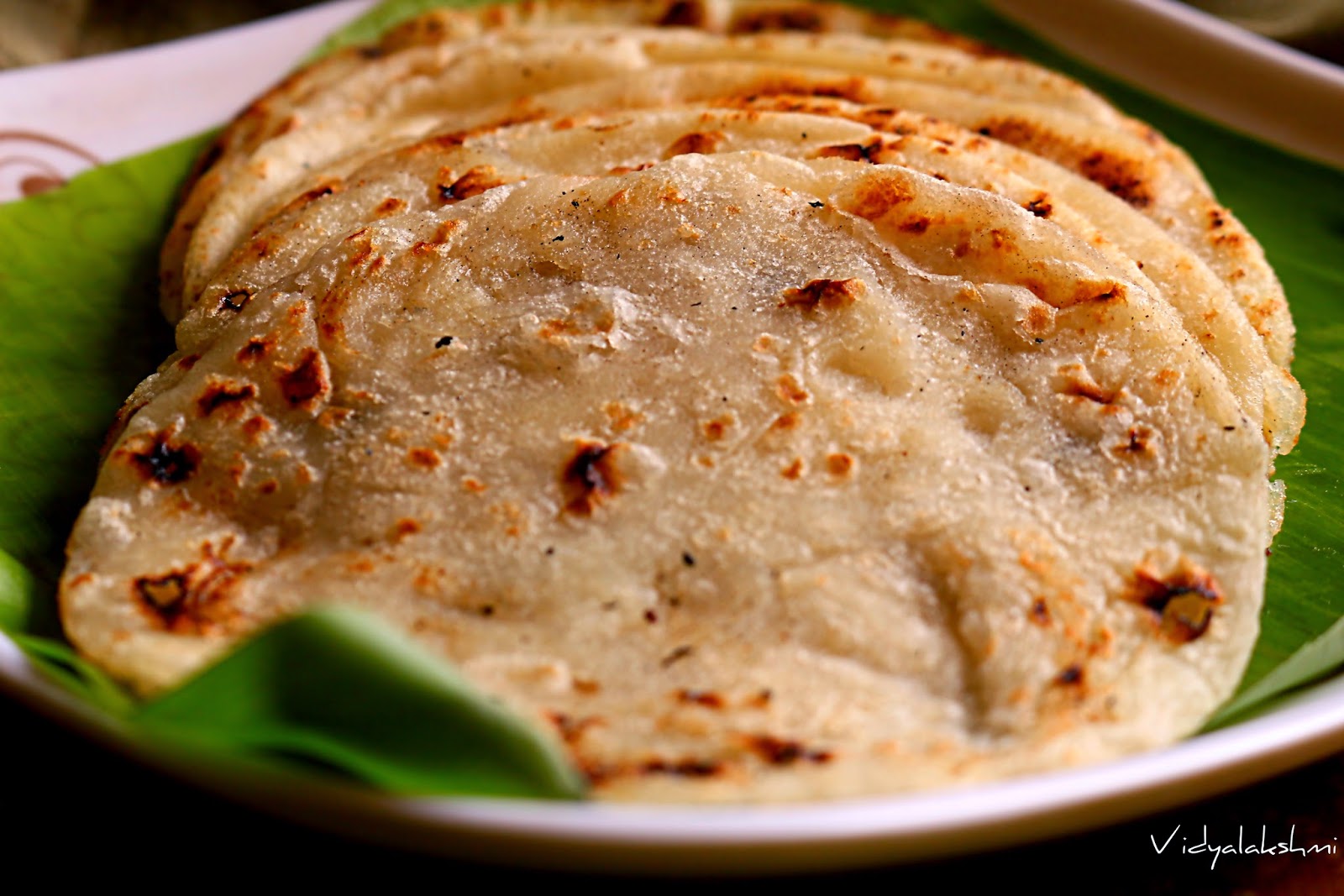 Bombay Rava Roti with Coriander Coconut Chutney