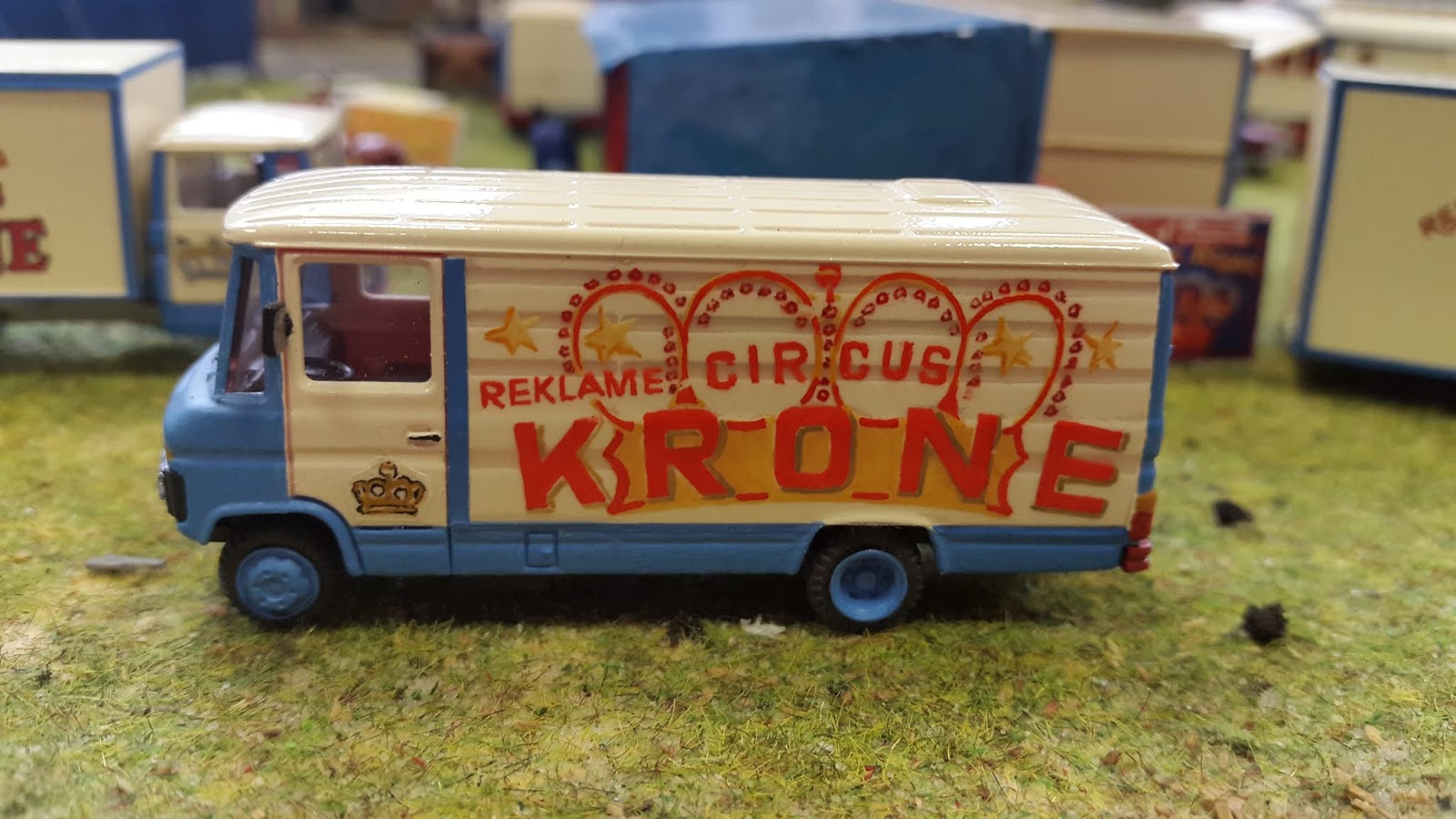Circusmodellbau: Circus Krone 1:87