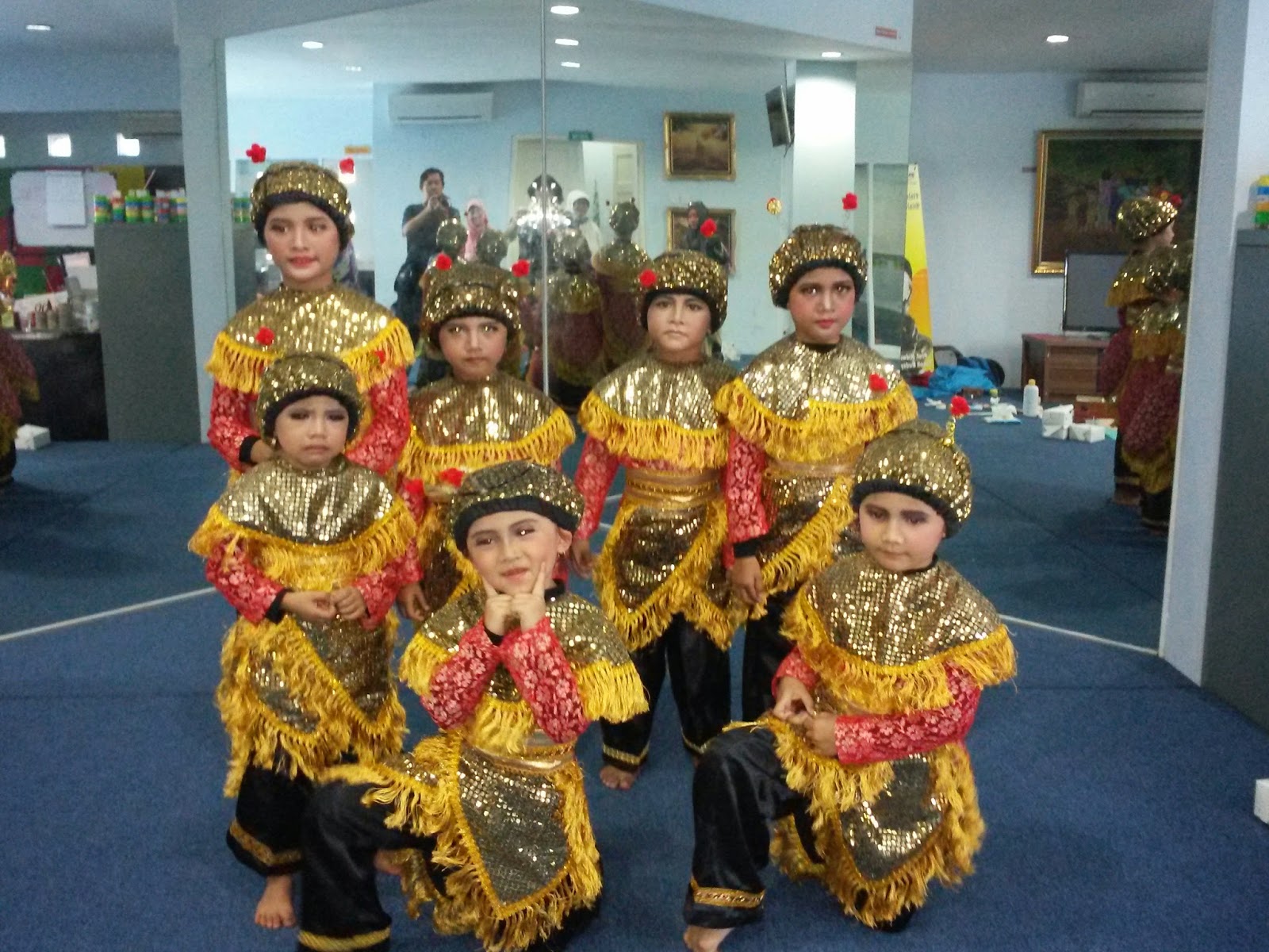 Top Terbaru 24+ Kostum Tari Semut