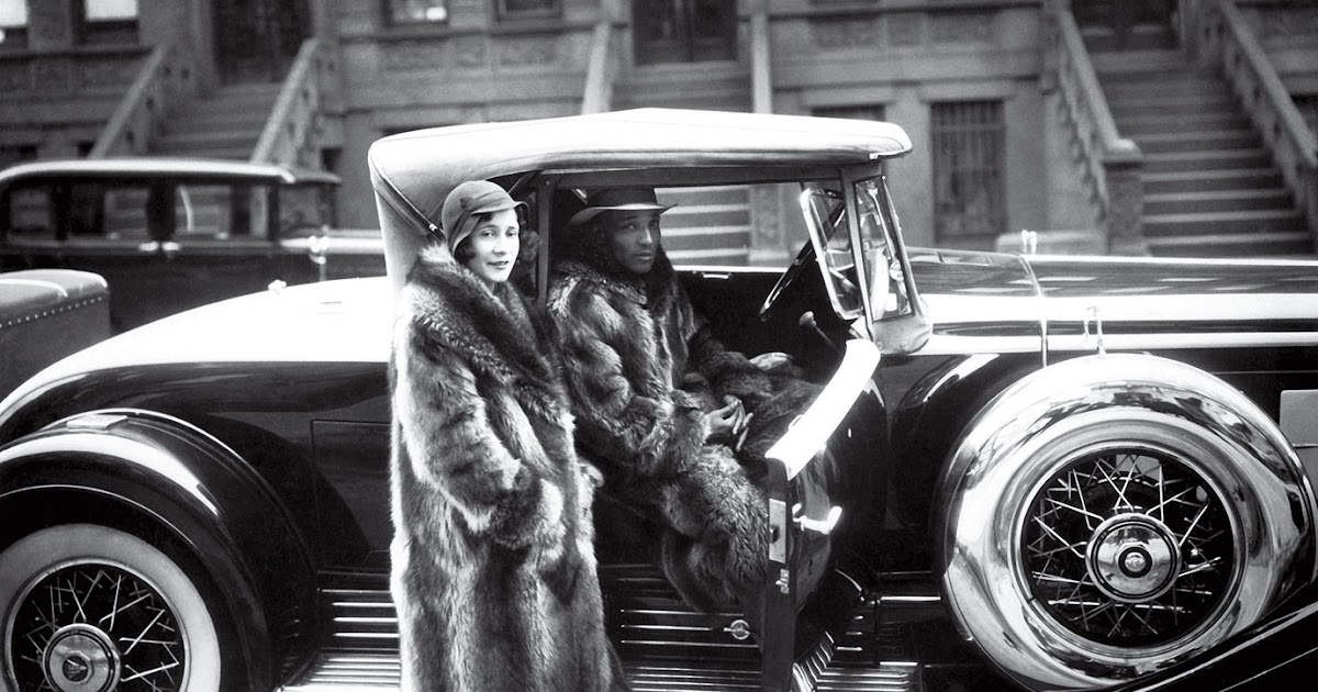 Couple in Raccoon Coats, Harlem, 1932 ~ Vintage Everyday