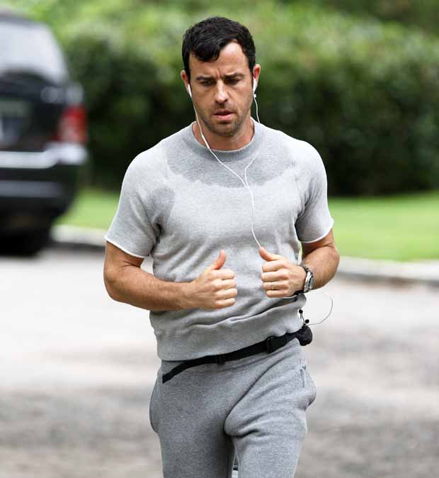 Out And About Justin Theroux Goes For A Jog In New York