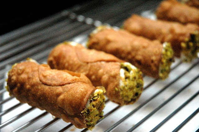 DUDE FOR FOOD: Eastern Culinary Journeys at The Cafe