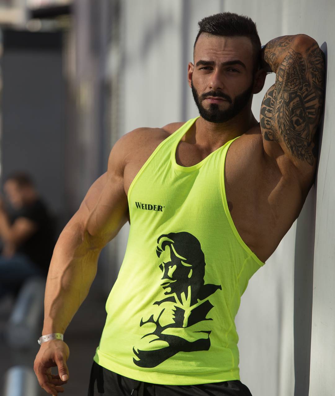 Muscle Lover: Romanian muscle hunk Roberto Alexandru