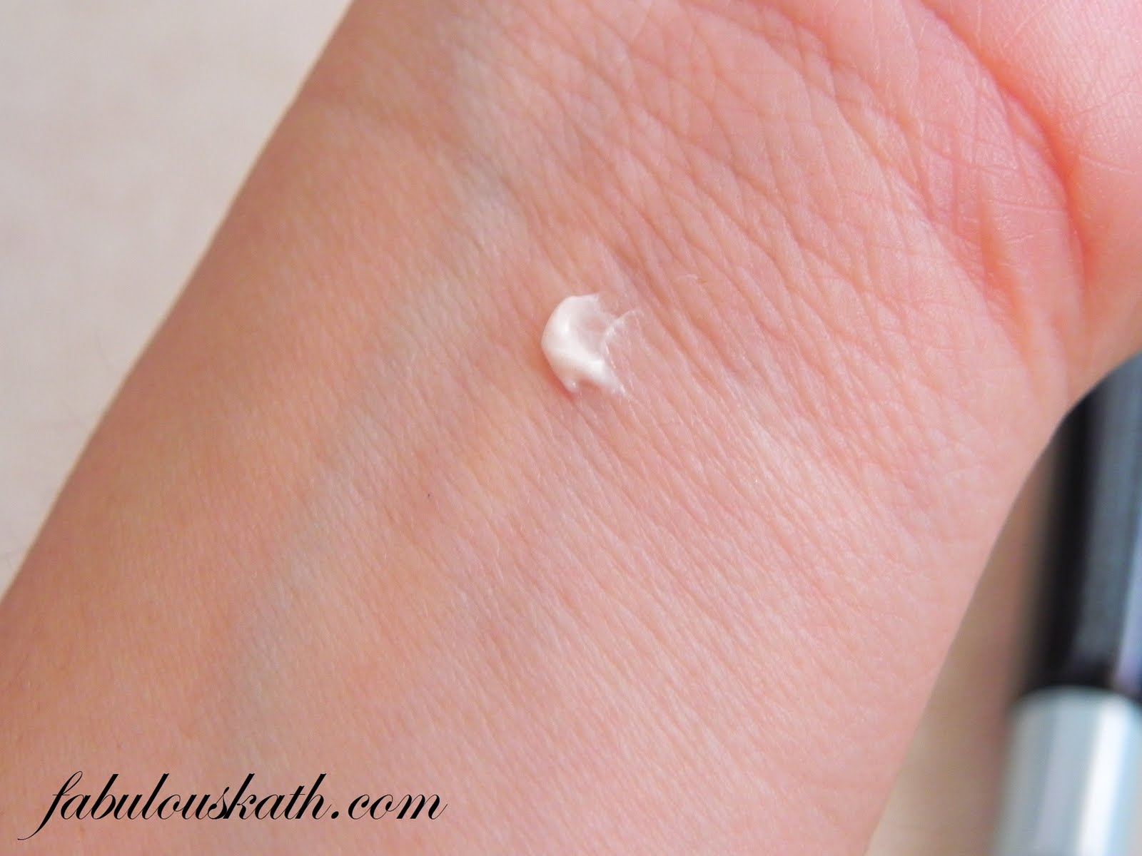 Product Review: Too Faced Glitter Glue Shadow Insurance - thefabzilla