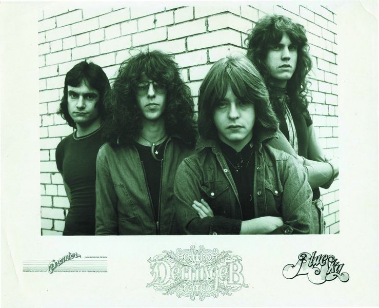 Zona Rock Dan Metal : KENNY AARONSON