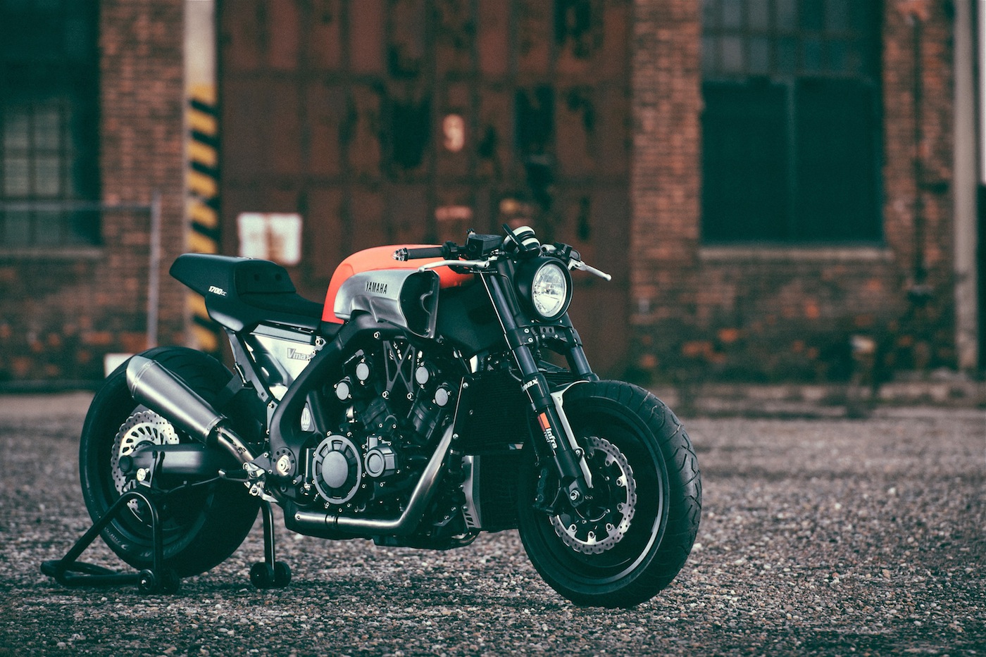 Infrared VMax by JVB Moto | Inazuma café racer