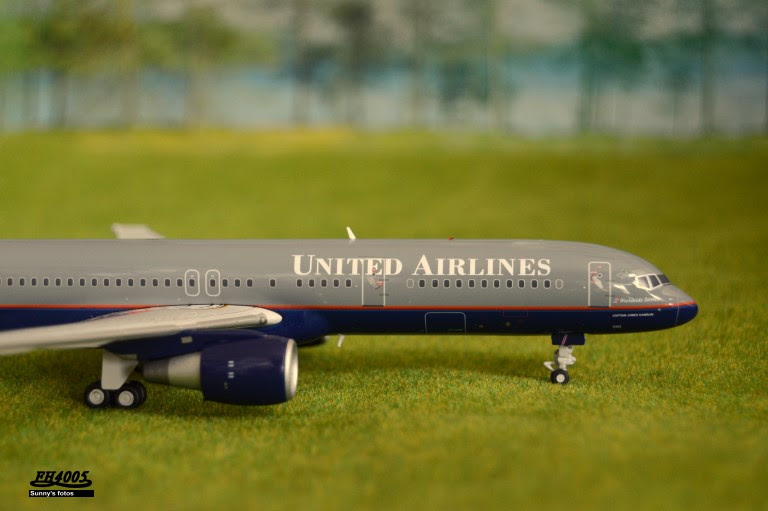 BHTXWmb: 模型分享 1:200 Boeing757-200 N592UA(Battleship Grey)火箭客機