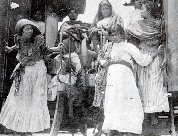 La soldadera: Reforzando la identidad mexicana: Fotografía icónica de ...