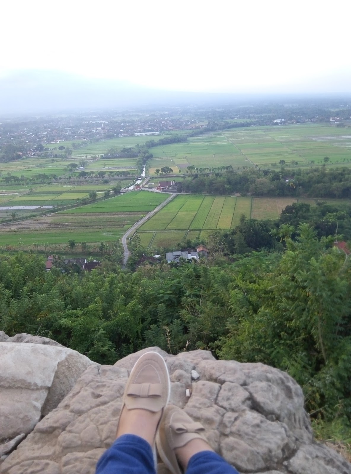 Spot Riyadi, Menikmati Keindahan Prambanan dari Ketinggian - RANSEL MUNGIL
