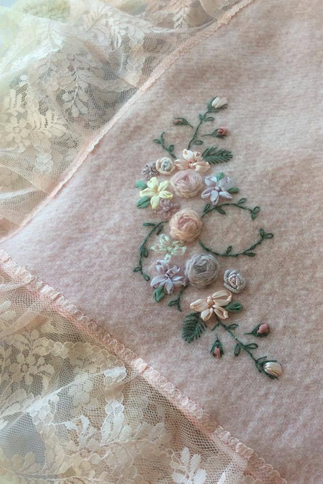 The Bluebirds are Nesting...: The Christmas Challenge. Grub roses.