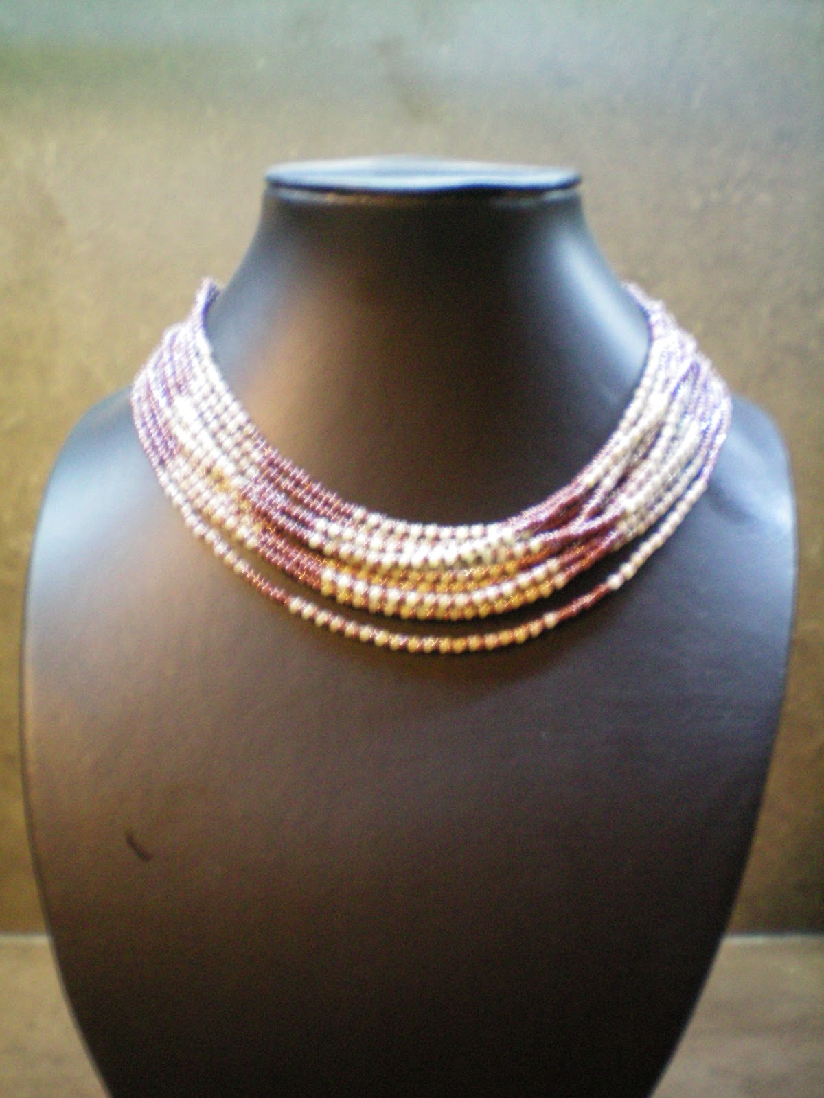 Les ré-créations de sofi: Collier multi-rangs en rocailles