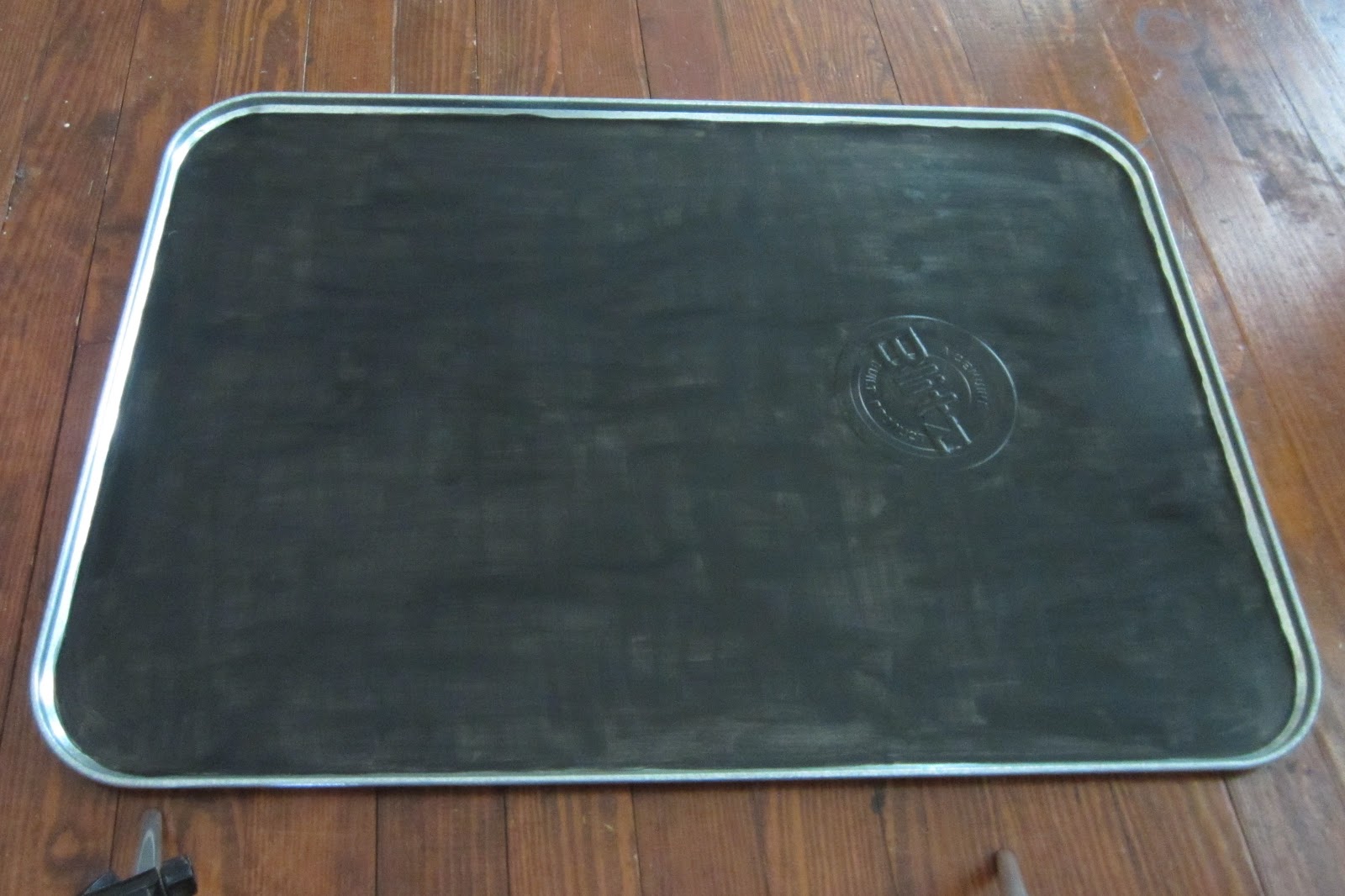 Little Creative Nest: DIY Metal Chalkboard