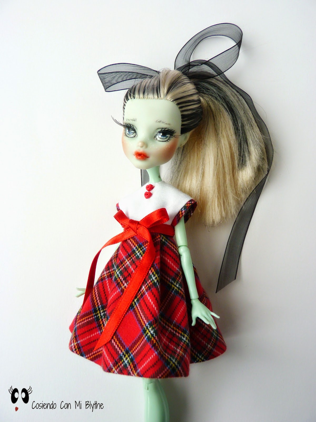 Cosiendo Con Mi Blythe: Custom Monster High "Verónica"
