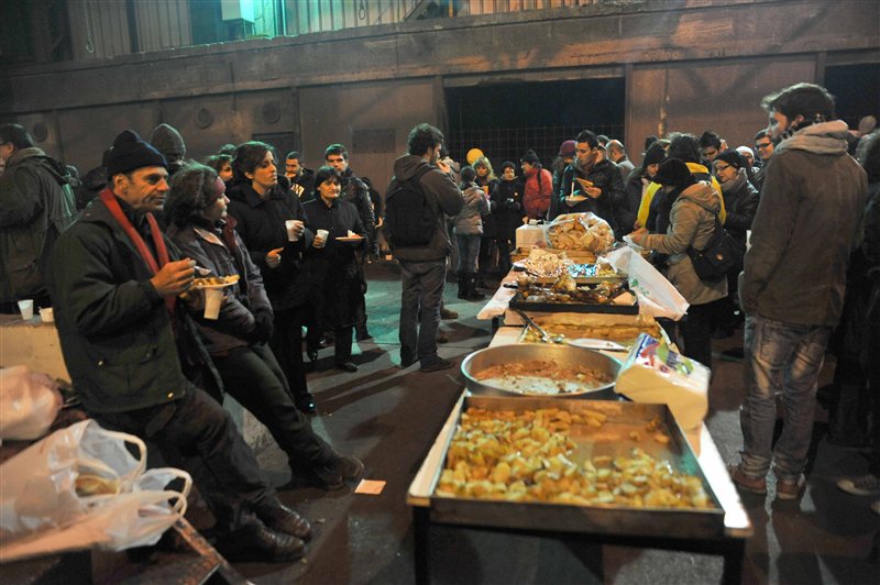 Φωτογραφιες απο την πρωτοχρονια στη Χαλυβουργια ~ Κίνημα ΔΕΝ ΠΛΗΡΩΝΩ