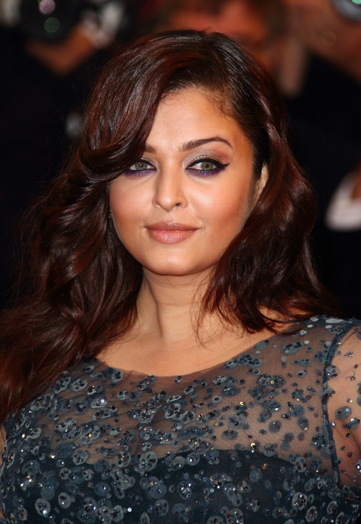 UNIVERSAL MOOD : Sexy. ATTRICI INDIANE - LE DONNE PIU' BELLE DEL MONDO