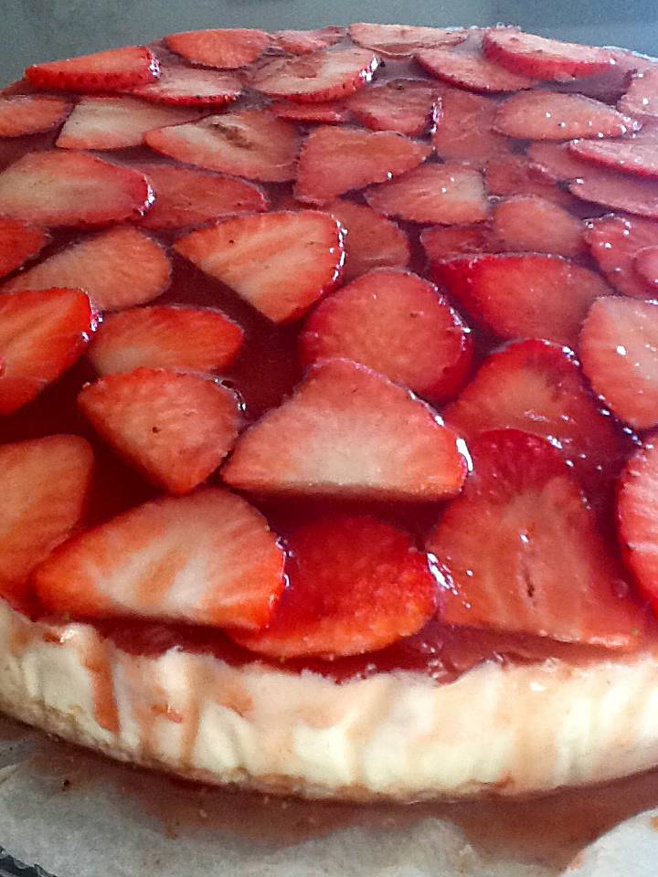 TARTA DE CUAJADA CON FRESAS