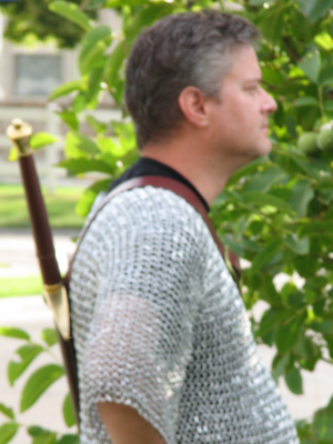 Forgefire: Medieval Gems for Writers: Wearing a Sword on Your Back