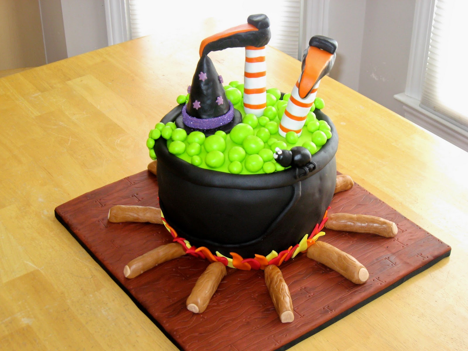Multiplicity: Halloween Cauldron Cake
