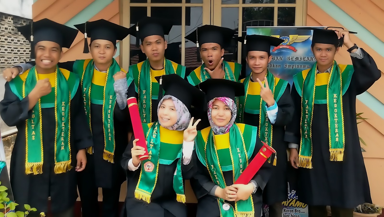 JAYA GEMILANG TOGA: fitting toga Fakultas Kedokteran Program studi ...