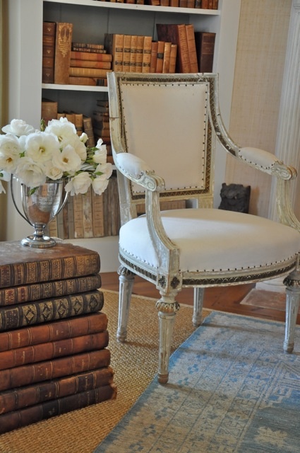 25 ways to decorate with books...free bookplate printable and thankful ...