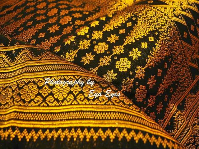 Aneka Kain Songket Sambas Benang Emas - Pusat Oleh - Oleh Pontianak