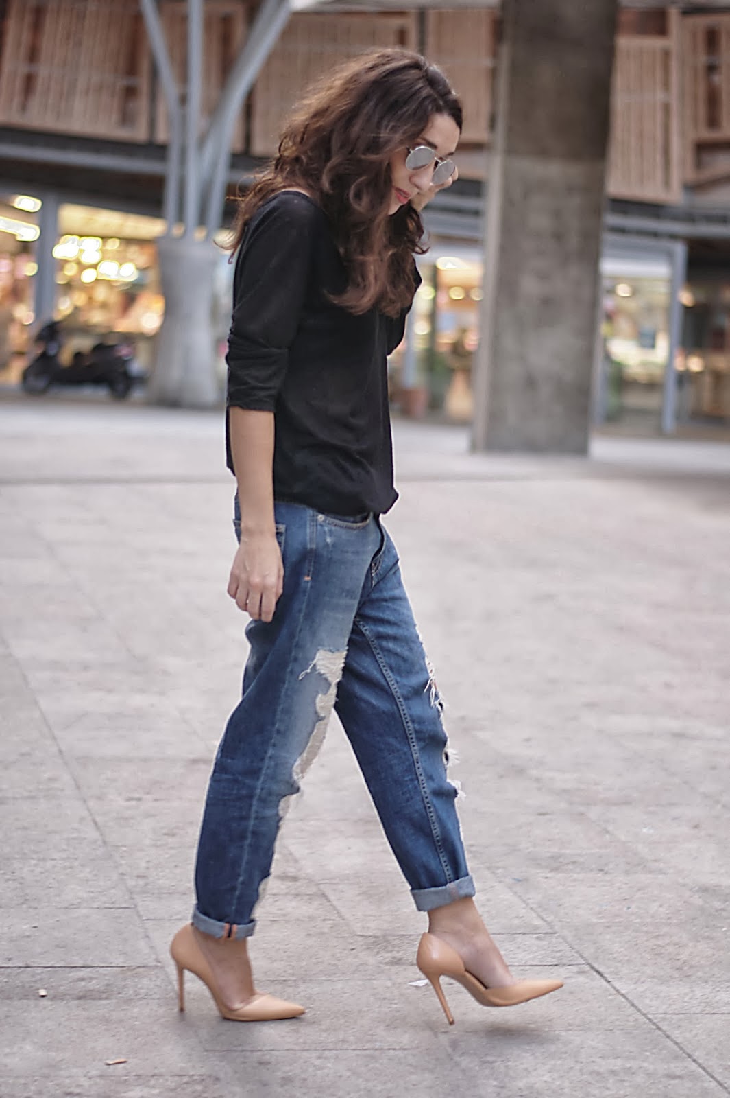 Zangolotina Image: Ripped & Rolled Boyfriend Jeans + Stilettos