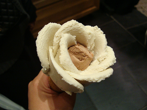 dessert girl: Ice Cream Roses