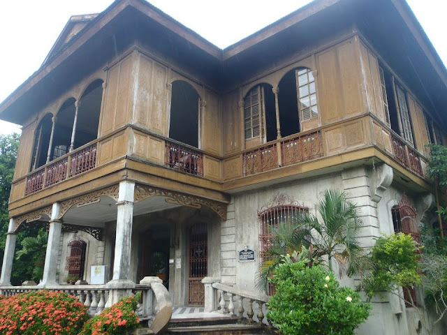 Smart Backpacker: Heritage Houses in Silay City