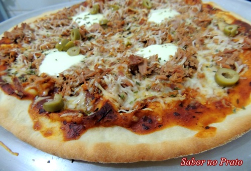 Pizza de Atum Defumado com Massa Delícia | Sabor no Prato