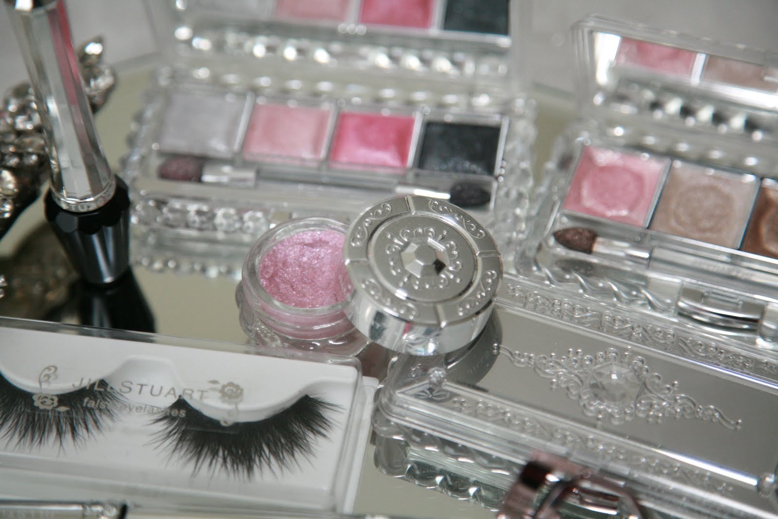 French Beauty Mark: Jill Stuart Makeup Fit For A Queen