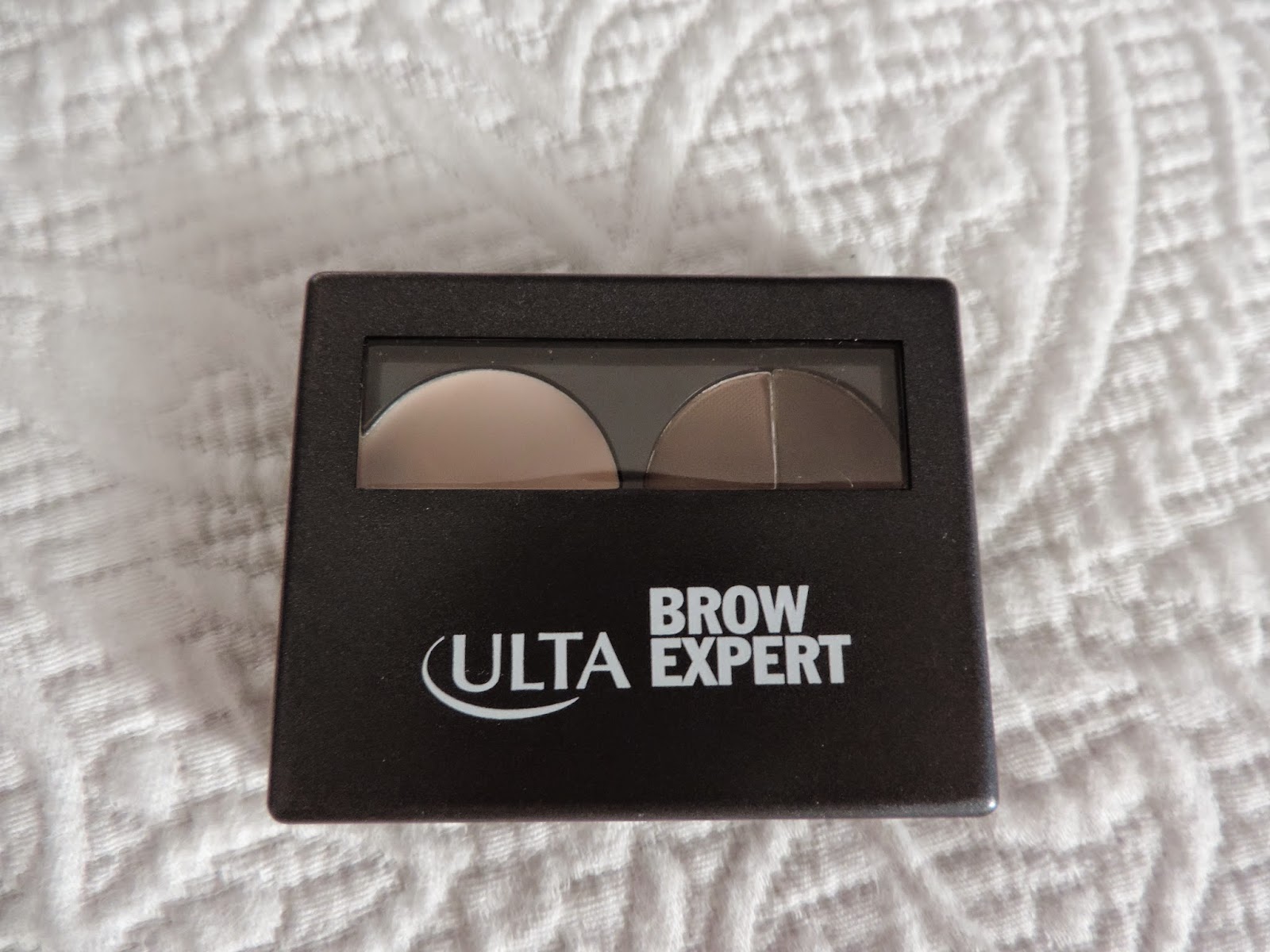 Simple Charm Beauty: Ulta Brow Expert Light