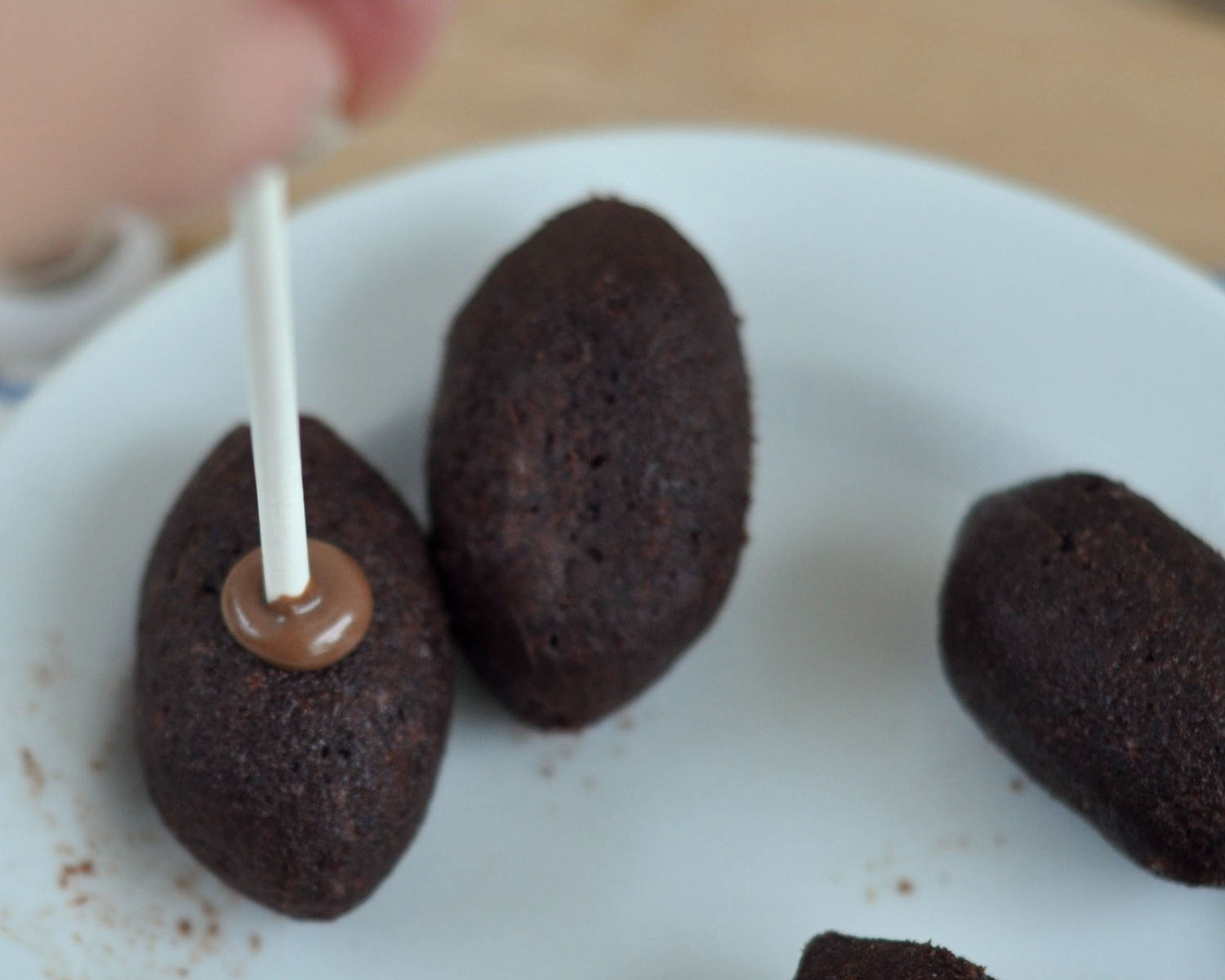 Beki Cook's Cake Blog: Football Cake Pops