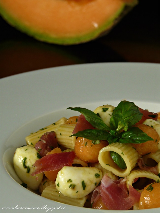 mmm...buonissimo!: MEZZI PACCHERI CON PROSCIUTTO CRUDO E MELONE