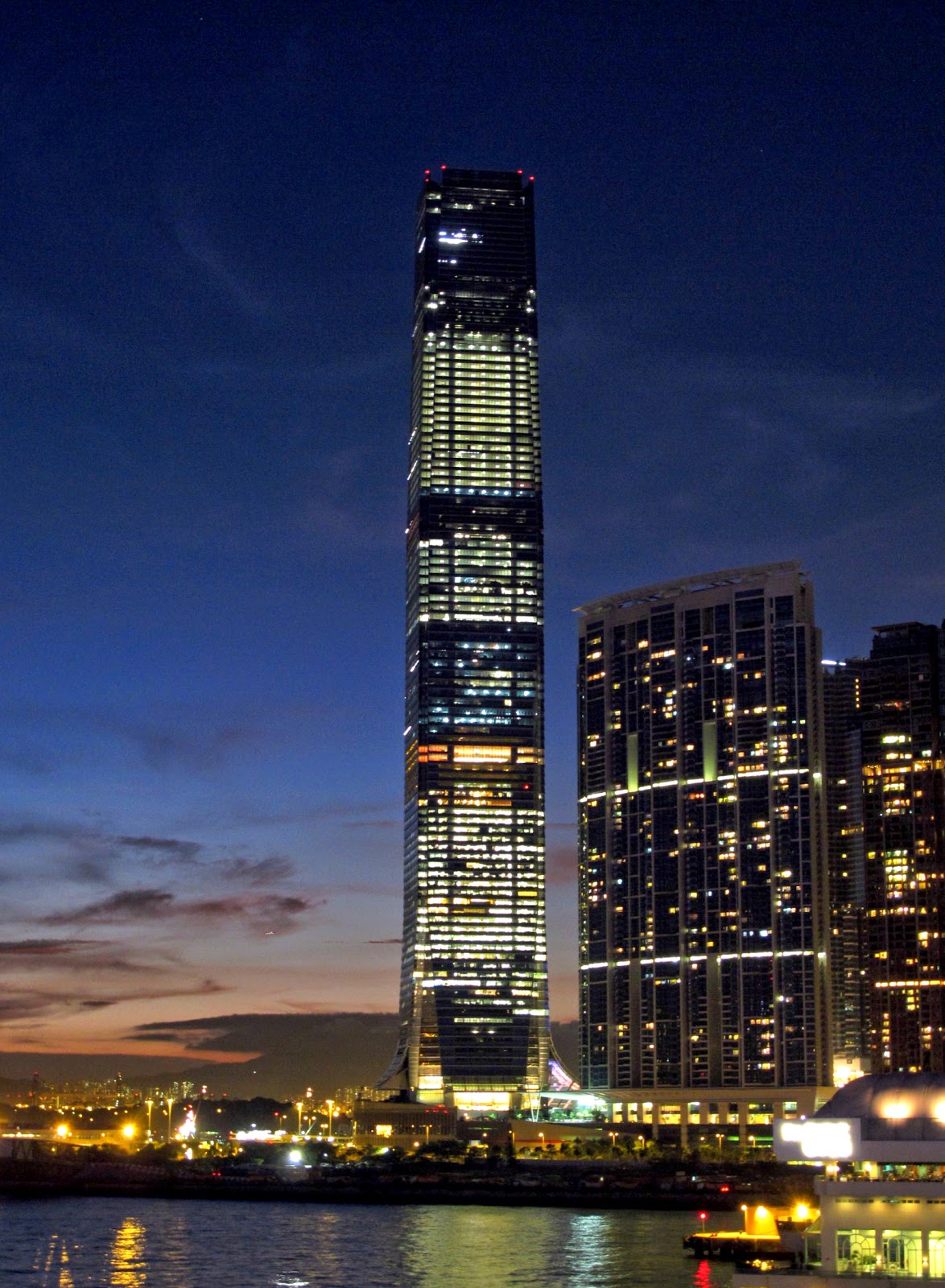 Redefining the Face Of Beauty : WORLD'S TALLEST "Beautiful" SKYSCRAPERS!